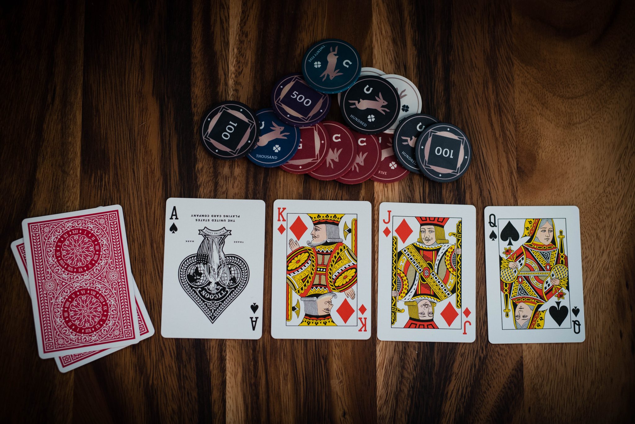 Does 3 of a kind beat a straight? Poker basics you need to know - Top ...